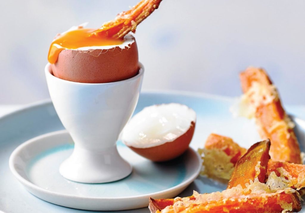 Dippy Eggs with Sweet Potato Soldiers (V) - weaningworld.com
